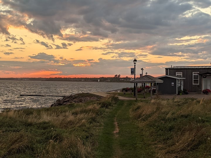 Paradise On The Water In Downtown Summerside. - Summerside