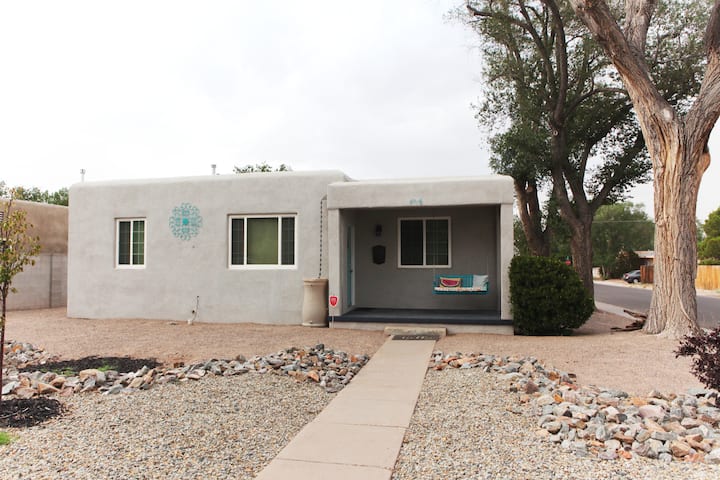 The Turquoise Cat Our Lovely Nob Hill Abq 3bd/2br - Albuquerque, NM