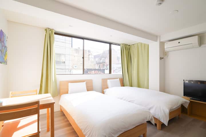 标间,日本桥3分/道頓堀3分/黒門市場3分/難波, 心斎橋10分,奈良,神戸,京都直通! - Osaka