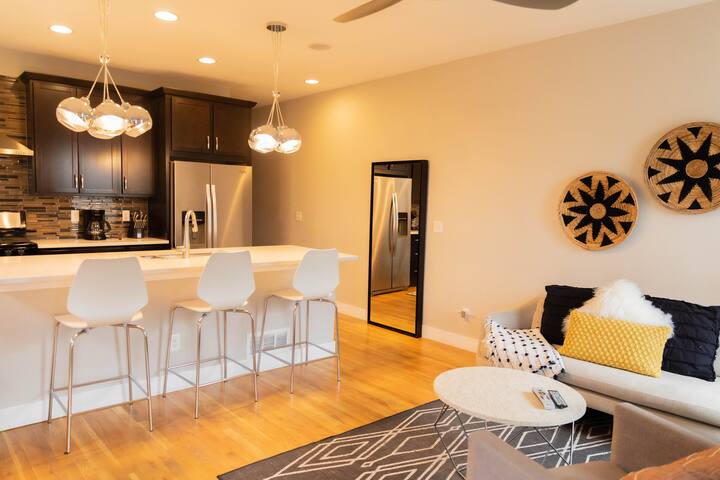 Modern Jefferson Park Duplex! Minutes To Downtown - Denver, CO