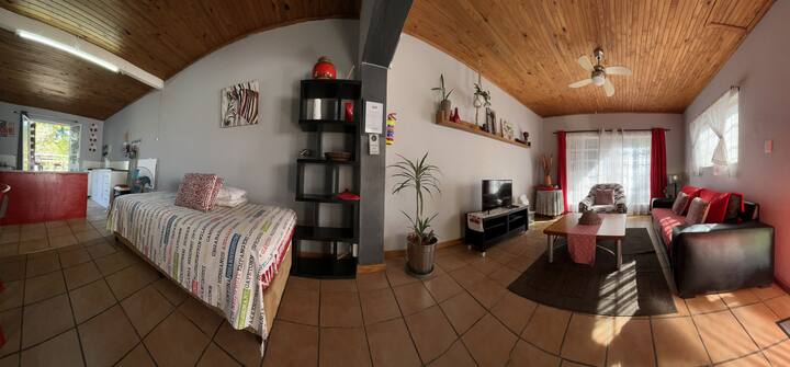 One Bedroom Apartment With Large Deck, In Sabie. - Sabie
