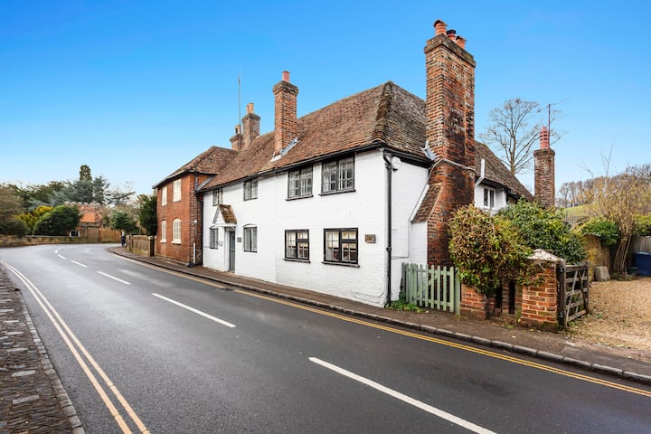 Beautiful Grade Ii Listed Beamed Cottage - 吉爾福德