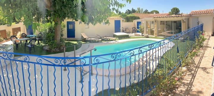 Belle Chambre Avec Cuisine Extérieure Et Piscine - Venasque