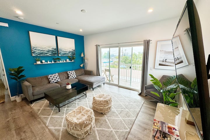 New! 🌟🌟🌟🌟🌟Large Luxury Apartment, With Ev Charger. - San Diego, CA