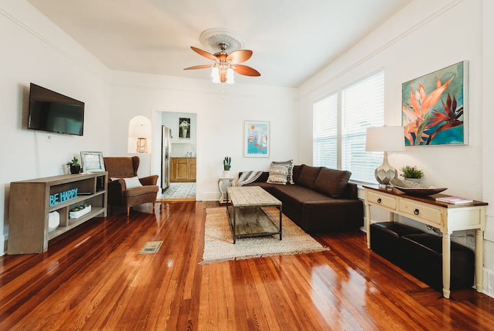 Spacious 3-unit Retreat Near Downtown & Park - St. Petersburg, FL