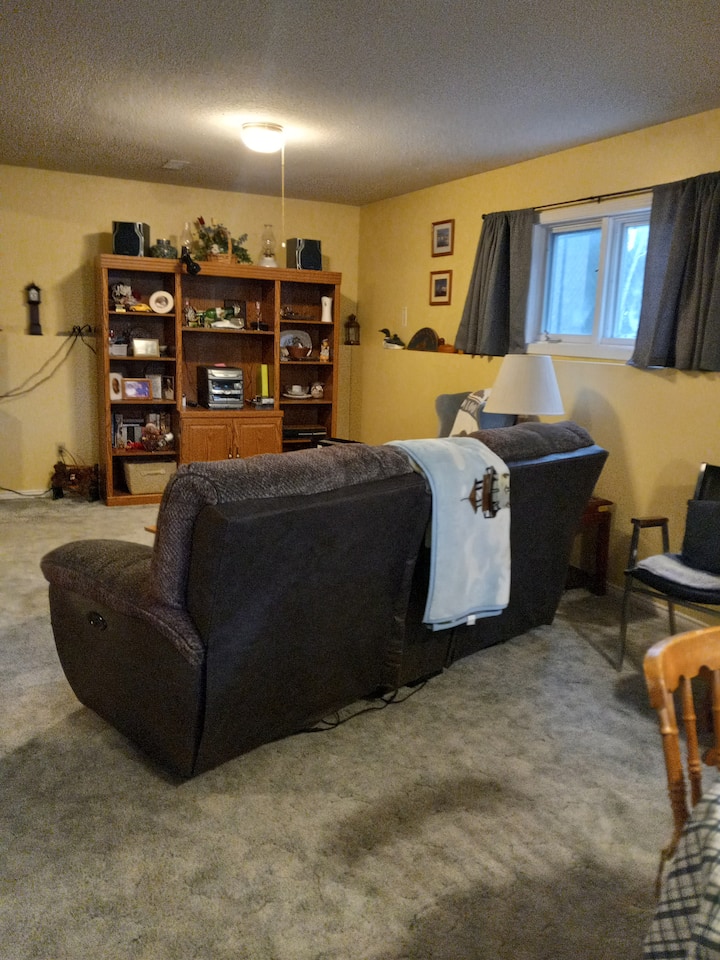 Bobcaygeon Birch Nest B & B, Large Quiet Suite - Bobcaygeon