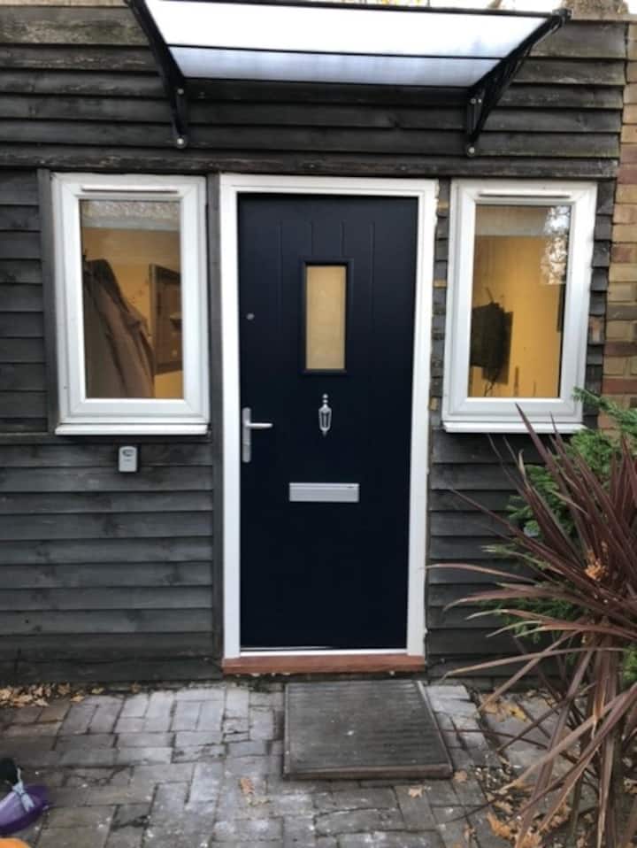 2 Double Bed Place Surbiton - Hampton