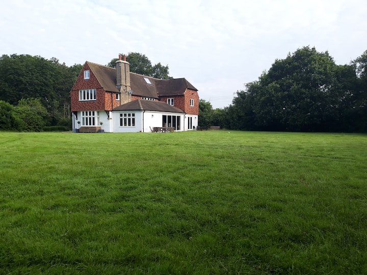 Five Star* 7 Bed > Hot Tub > 3 Acres > Sleeps 14 - Berkshire