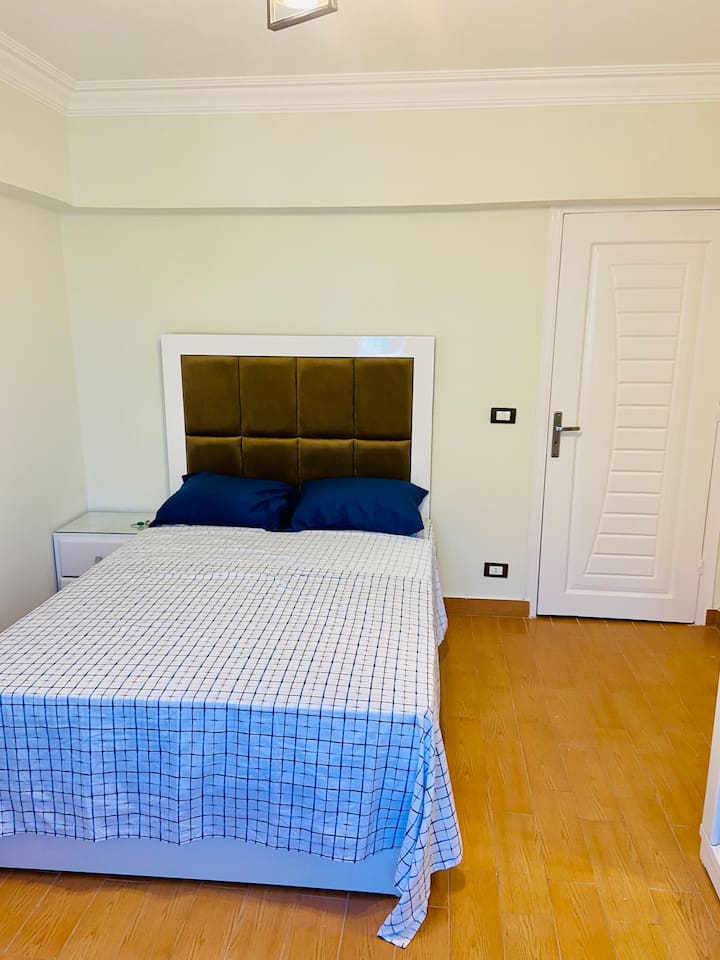 Room In Garden City East, Downtown Cairo - Cairo