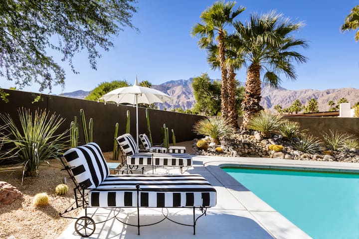 Unwind Poolside @ The Desert Honey Palm Springs - Palm Springs, CA