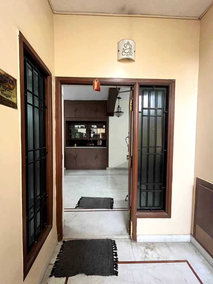 Master Bedroom With Att Bath In Residential Flat - Chennai
