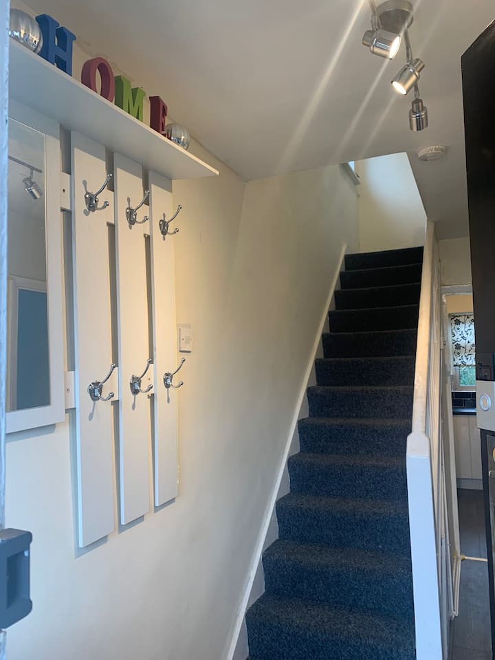 Contractor /Family Friendly House - Romford