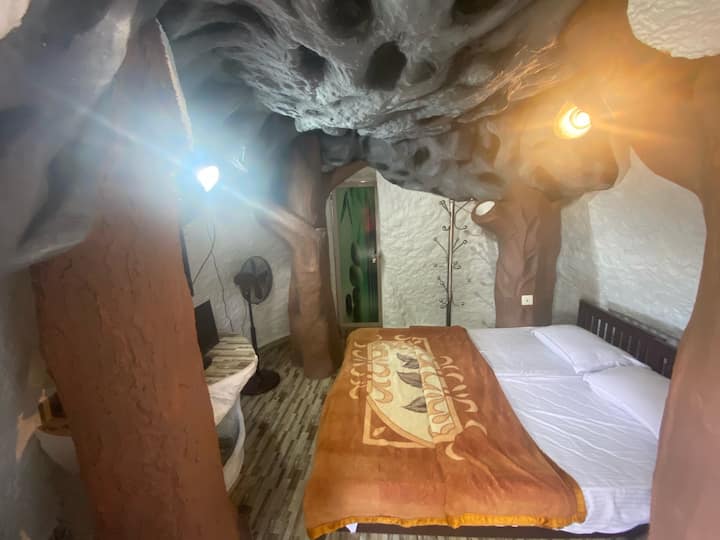 1br Cave House In Munnar-(best Priced) ☑1800 - Munnar