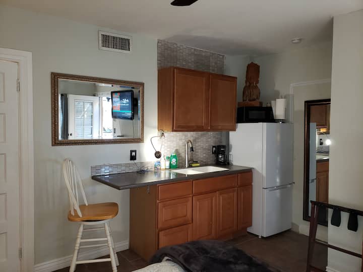 Location! Heart Of Downtown Charming 1906 Studio - Phoenix, AZ