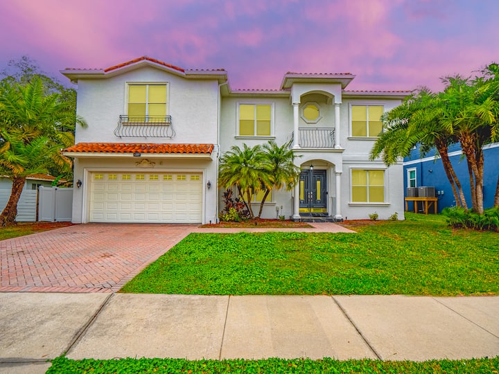 S.tampa Mansion- Remodled-theater- Pool-hottub - Tampa, FL