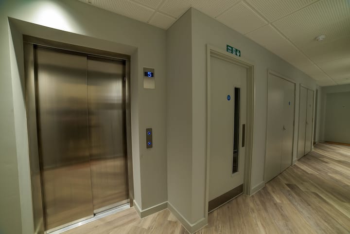 Lux 3b-2 Bathrooms-parking-en-suite-wifi-balcony - Watford