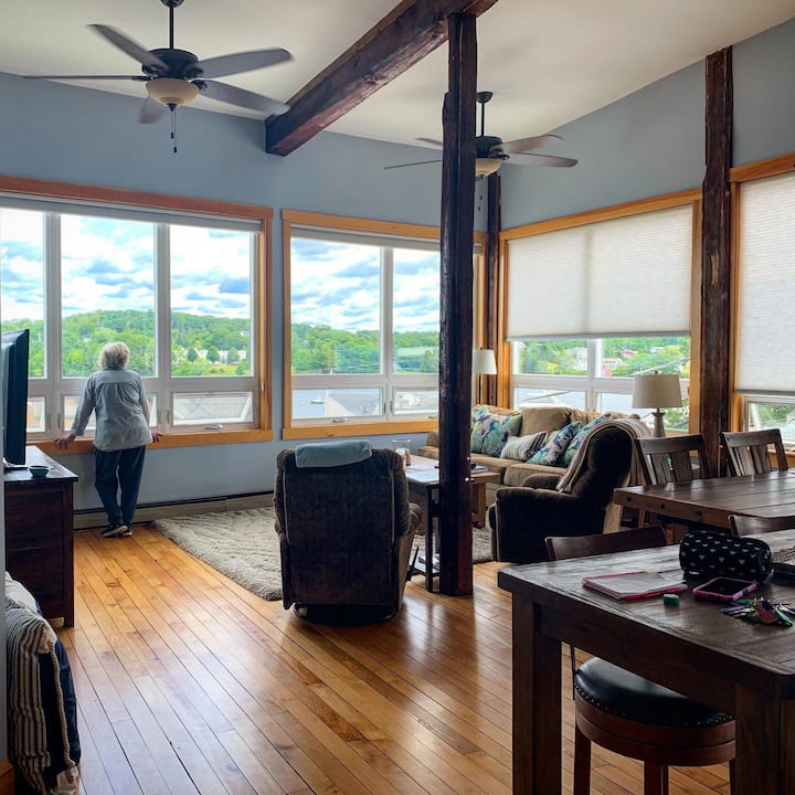 Harbor View Loft - Belfast, ME