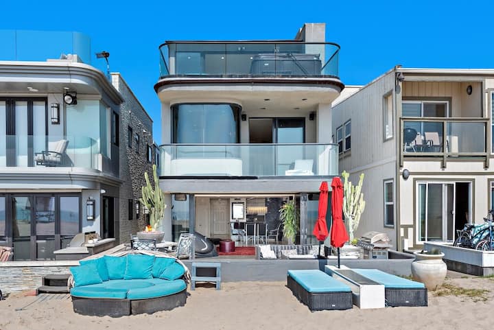 39th St - 3 Story Oceanfront Home W/ Jacuzzi - Newport Beach, CA