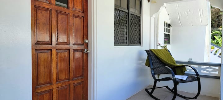 Charming Unit In Elmshall- Just Minutes To Roseau! - Roseau