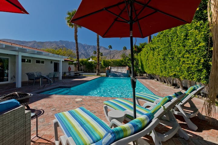 Spanish Resort Home With Huge Salt Water Pool - Palm Springs