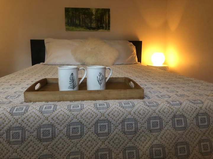 Cozy In House Guest Room- Close To Ferry - Bowen Island