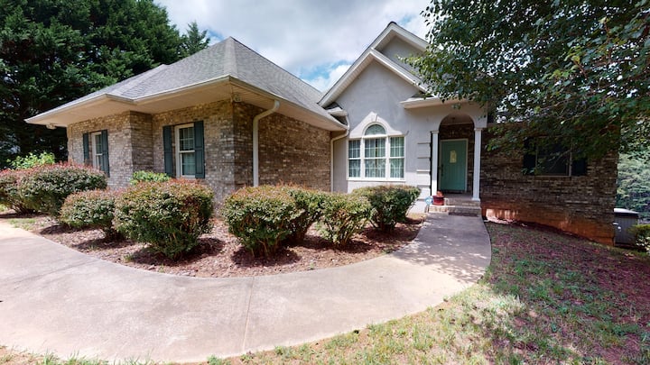 Lake James Waterfront Home - Morganton, NC
