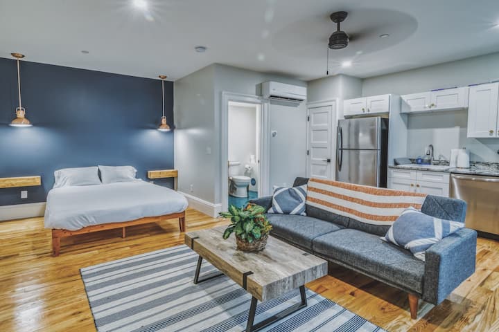 Historic Strand House -Unit 1 Capt. Anderson Suite - Kingston, NY