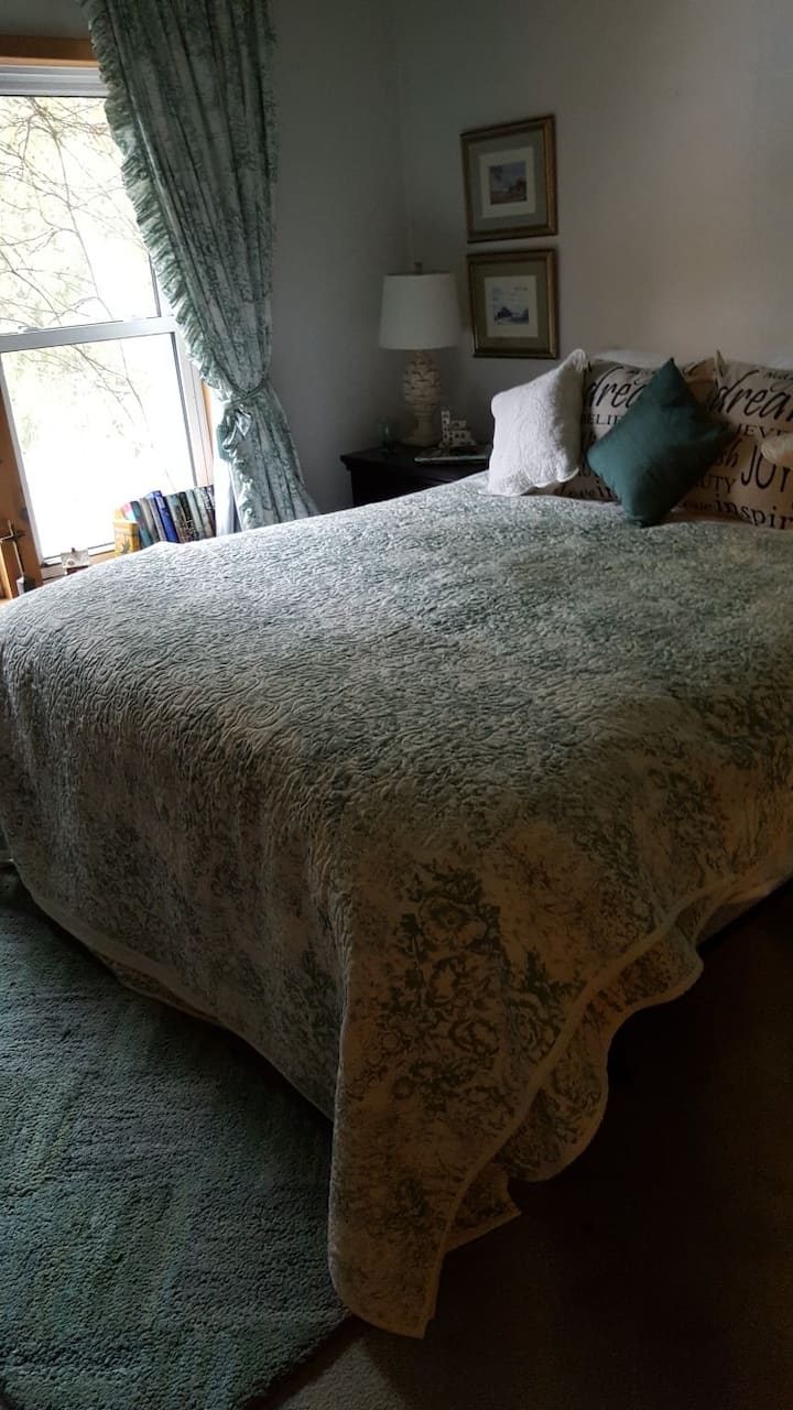 Pepper Point Gardens B&b - Little Current