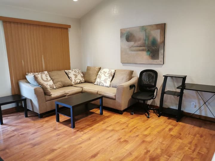 Entire Unit (3bd/1br) N San Jose W/ Free Parking - 밀피타스