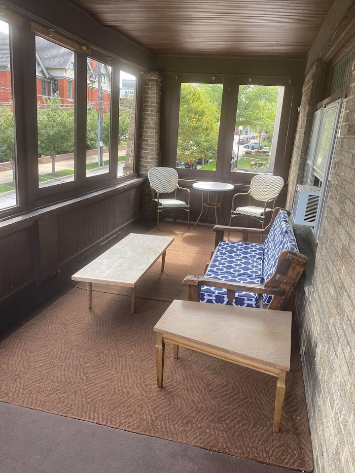 3br Downtown Retreat W/ Unique Open Air Porch - Erie, PA