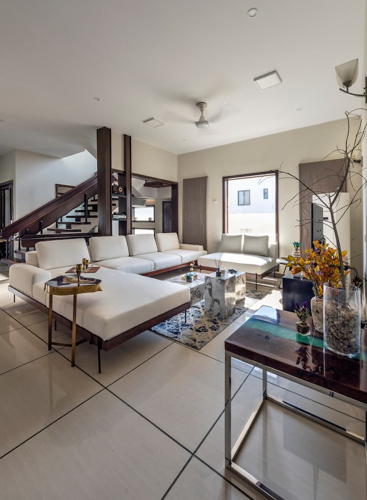 Jeff’s Home Marina Beach Views Dha Luxroom 3 - Karachi