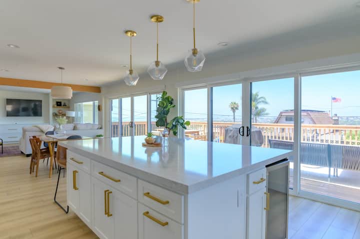 New, Modern, Bay/ocean Views! Cozy Home - San Diego, CA