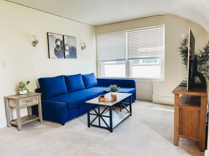 Light & Bright Seattle Duplex – Fifa Kickoff Close - Seattle, WA