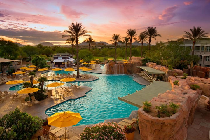 Beautiful Desert Ridge Retreat + Premium Amenities - Phoenix, AZ