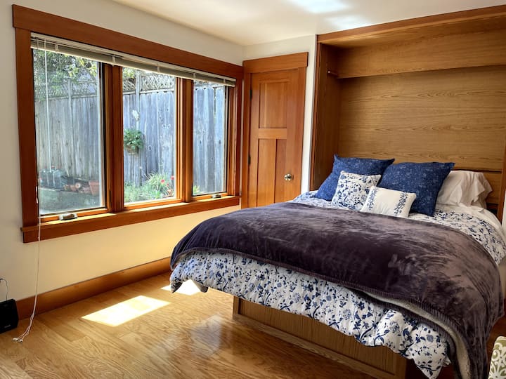 Quiet Noe Valley Cottage W/ Full Kitchen And Patio - San Francisco, CA