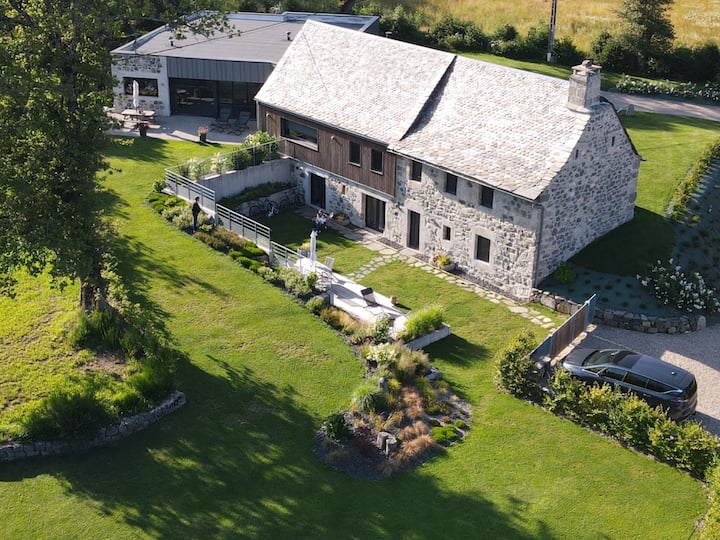 La Maison Robantine, Aubrac, Laguiole, Soulages - Lac de Maury