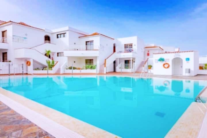2 Bed 2 Bath In Los Cristianos With Heated Pool - Los Cristianos