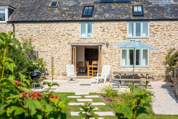Accessibility In Mind In This Coastal Holiday Home - Burton Bradstock
