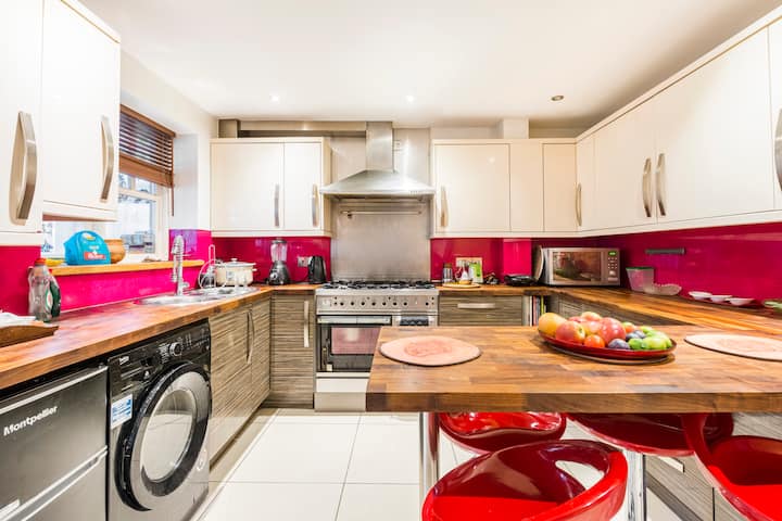 Double Room In A Lovely Place To Stay - Bristol
