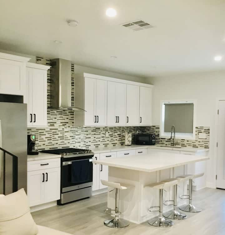 Modernguesthouse Laxsofispacexbeach - Torrance, CA