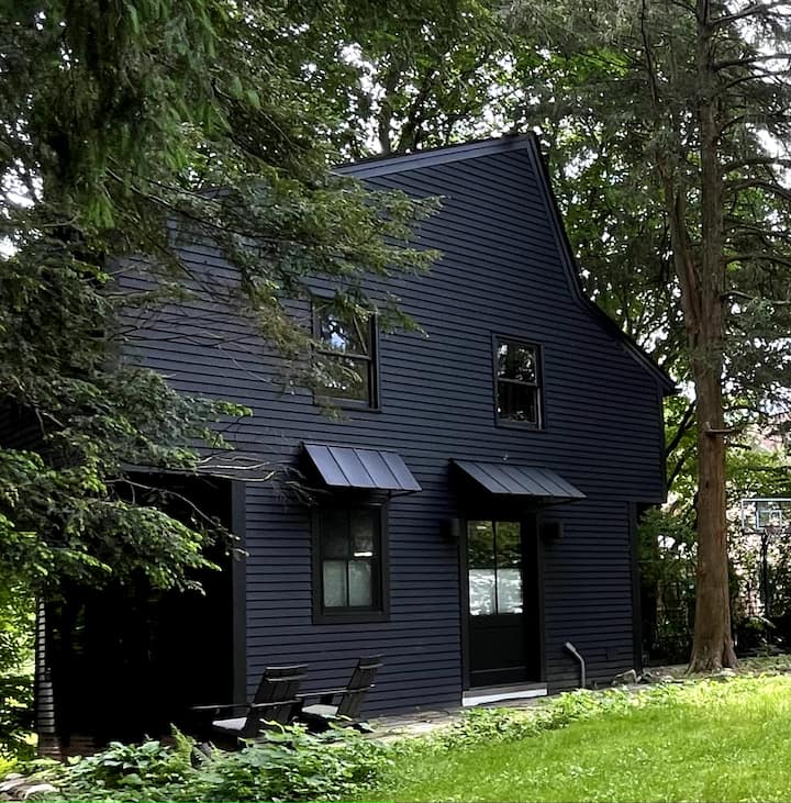 Zen Black House Near Smith College, Mill River - Northampton, MA