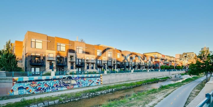 Creekside Townhouse Downtown 2br/3ba - Denver, CO