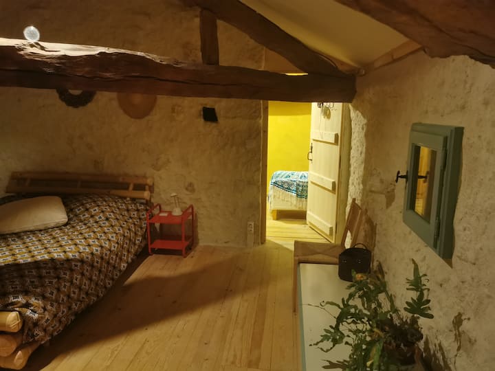 2 Pers+1 Supp(19€) Tatie Jeannine - Condom