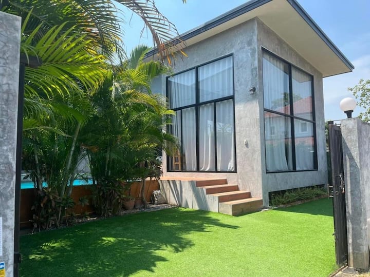 Private Pool Villa With Jacuzzi Bangkok Don Mueang - Mueang Pathum Thani District