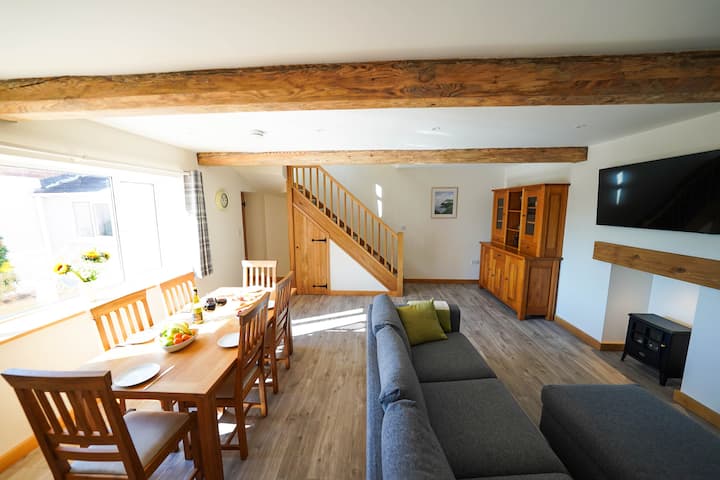 Spacious Country Cottage, Sleeps Six In 3 Beds. - Devon