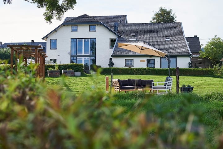 Vossenkuil: Comfort Rust En Ruimte! - Aubel