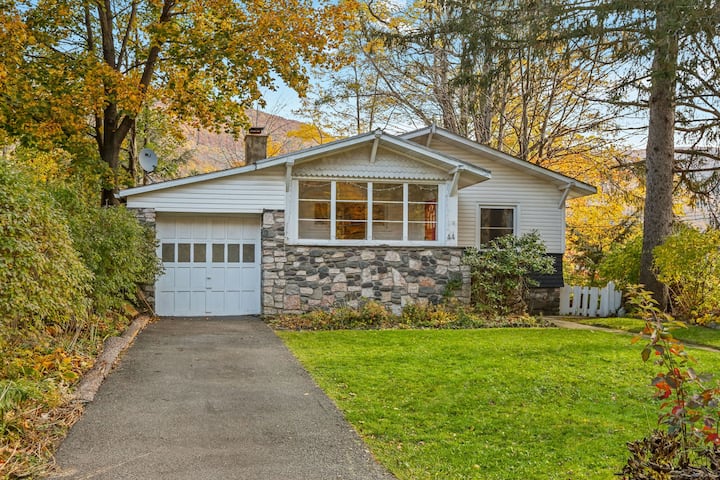 Cozy Catskills Cottage! Walk To Town. - Phoenicia, NY