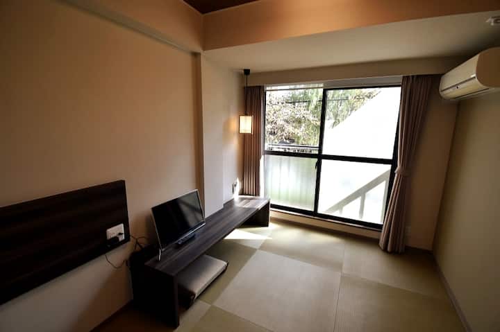 【駅徒歩4分】四条河原町 徒歩4分　京都風情をゆっくりと堪能！高瀬川の眺望があるお部屋 - Kyoto