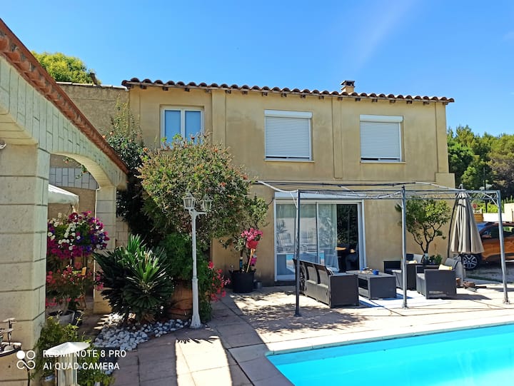 Gite  60 M2 5 Pers, Terrain Clos, Piscine - Lunel