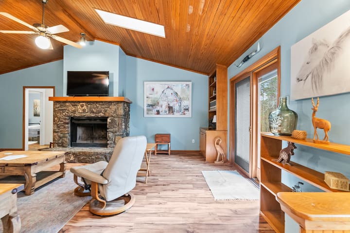 Secluded Oasis Less Than 5 Min To Dining& Shopping - Little Rock, AR